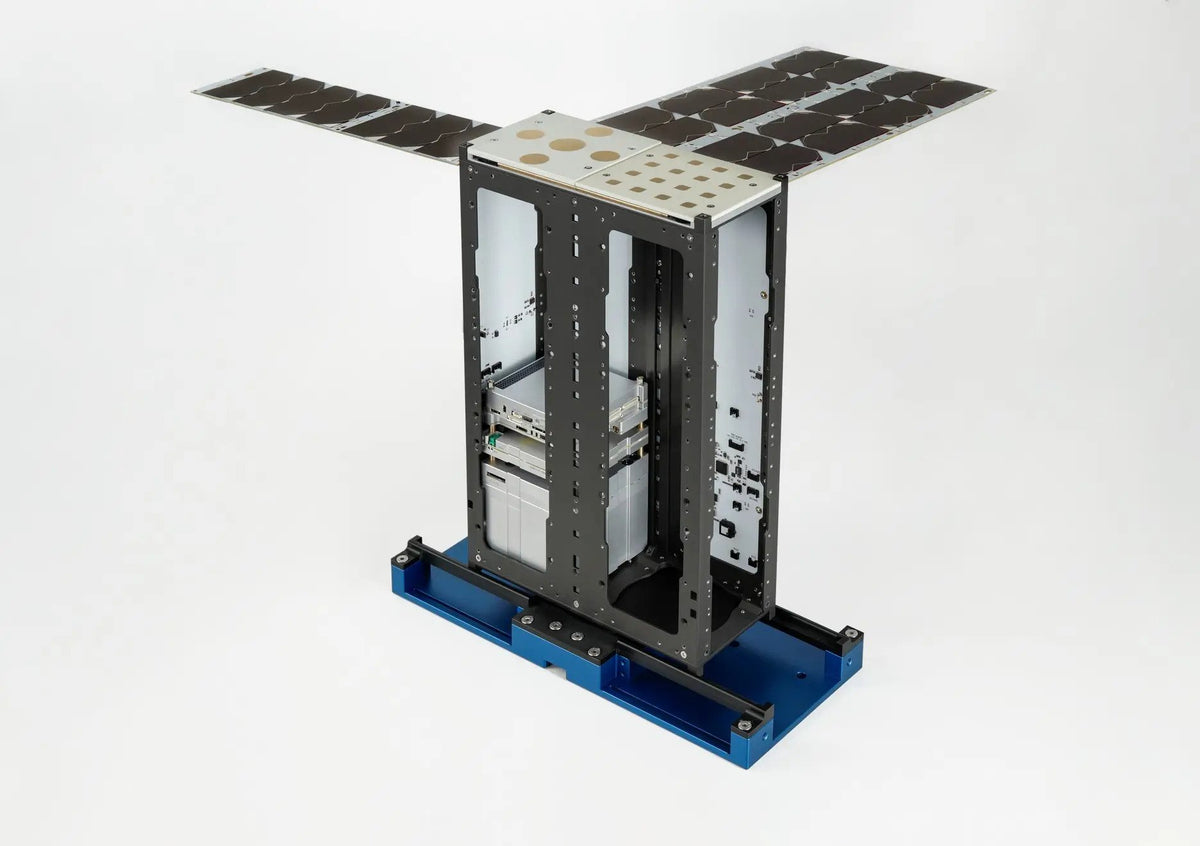 Deployable solar array — SpacexView